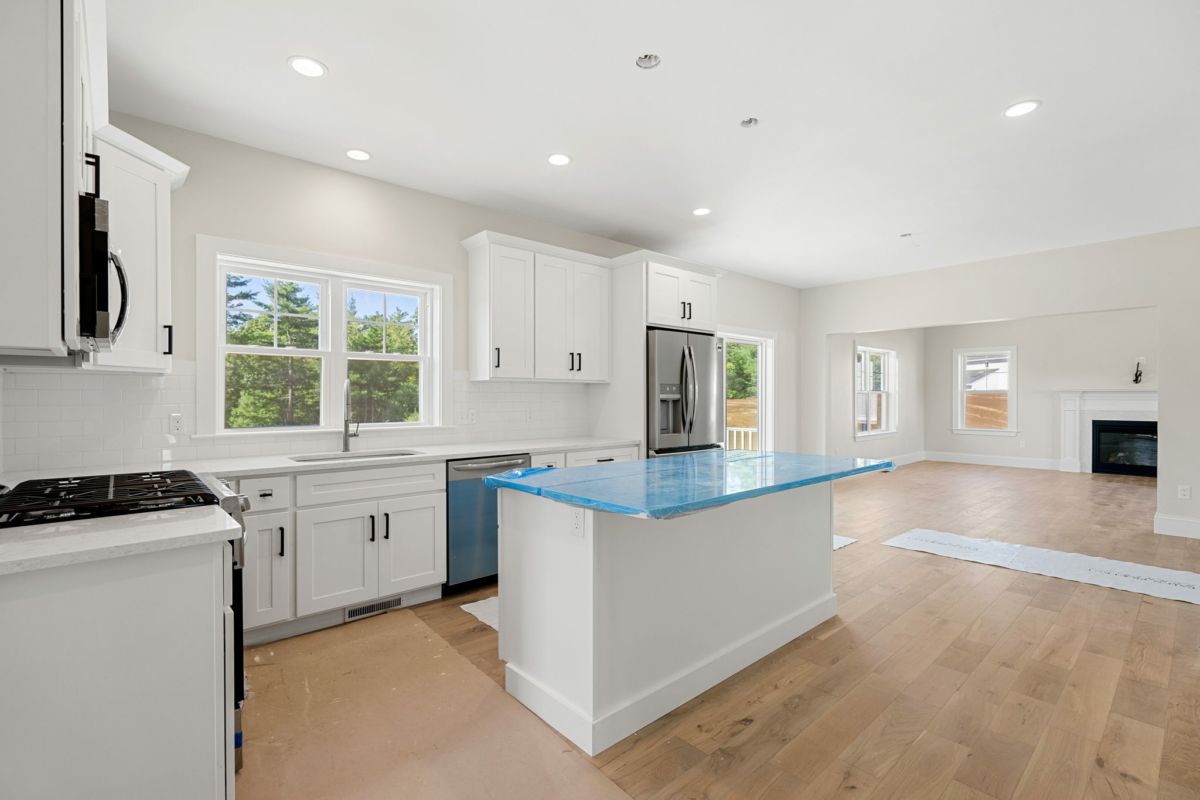 33 Taylor Lane (Rowley) - Herrick Lutts